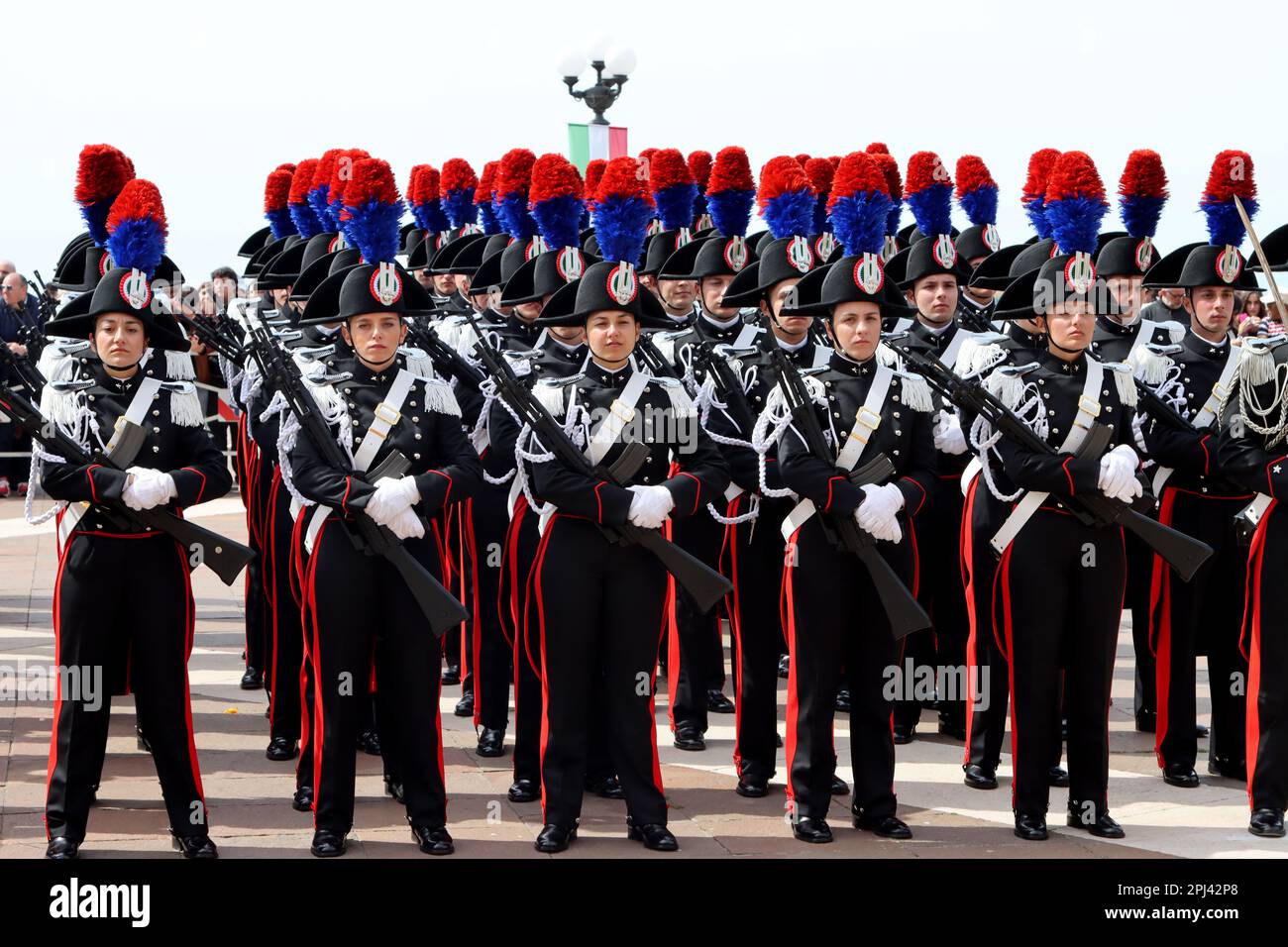 Solemn oath of the students in full uniform of the Carabinieri school ...
