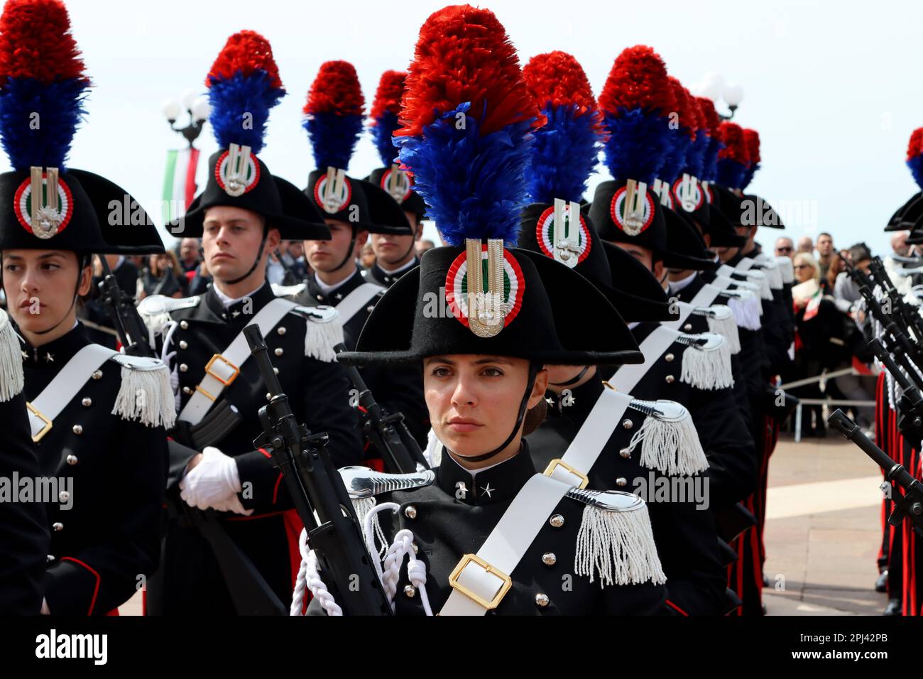Solemn oath of the students in full uniform of the Carabinieri school ...