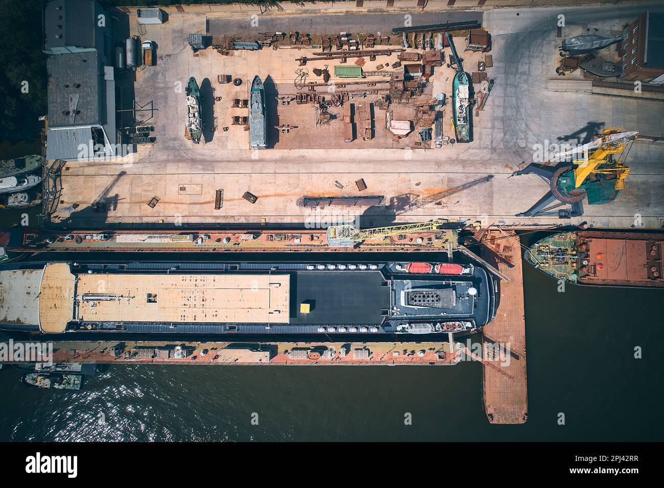 Barge drydock hi-res stock photography and images - Alamy