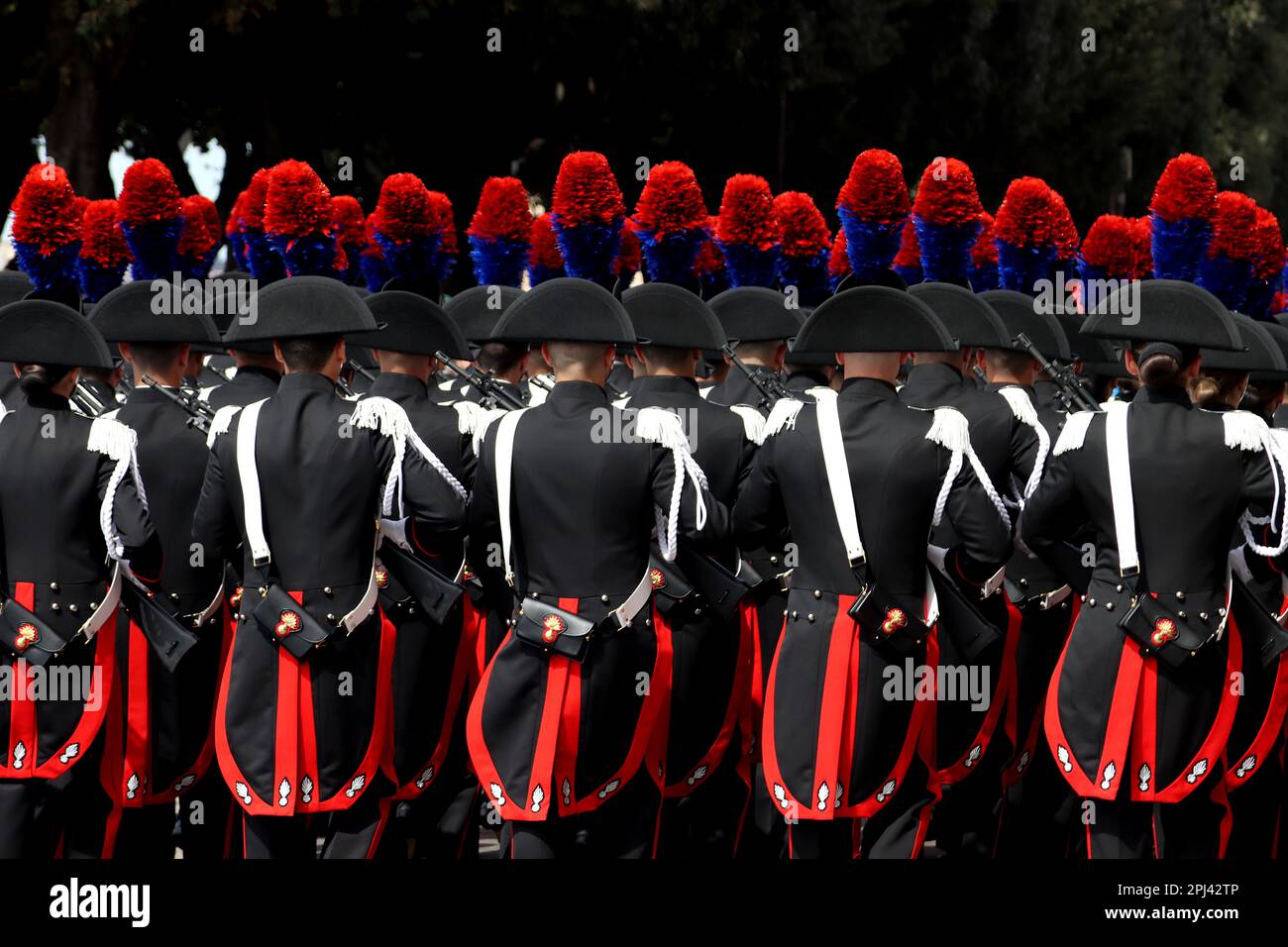 Solemn oath of the students in full uniform of the Carabinieri school ...