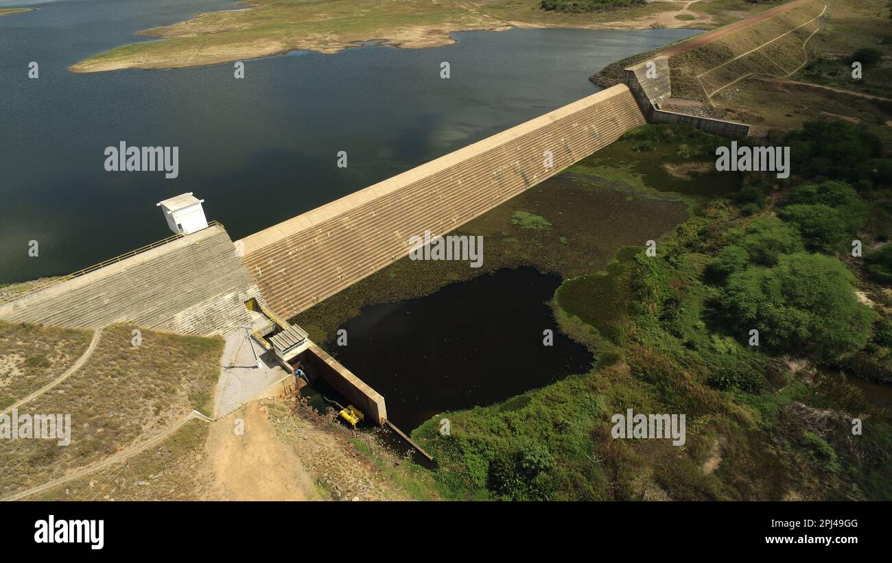 Reservoir dam aerial hi-res stock photography and images - Alamy