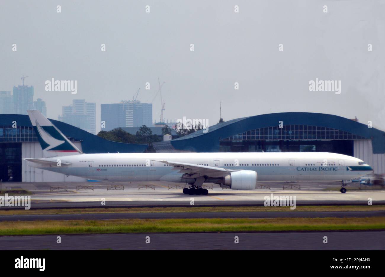 The Philippines, Manila: B-KPN Boeing 777-367ER (c/n 36165) of Cathay ...