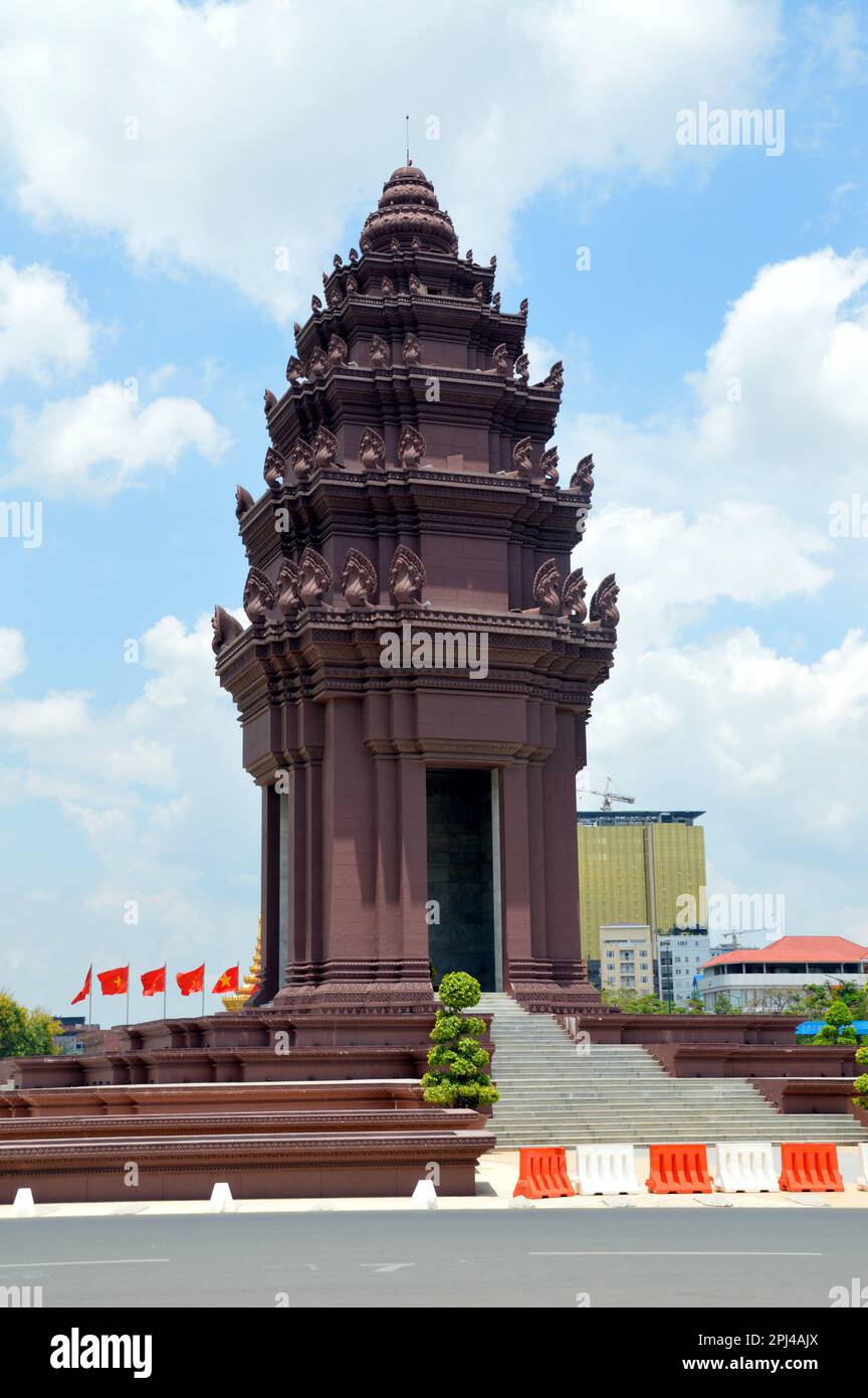 Cambodia, Phnom Penh: the Independence Monument, built in 1958 in the ...