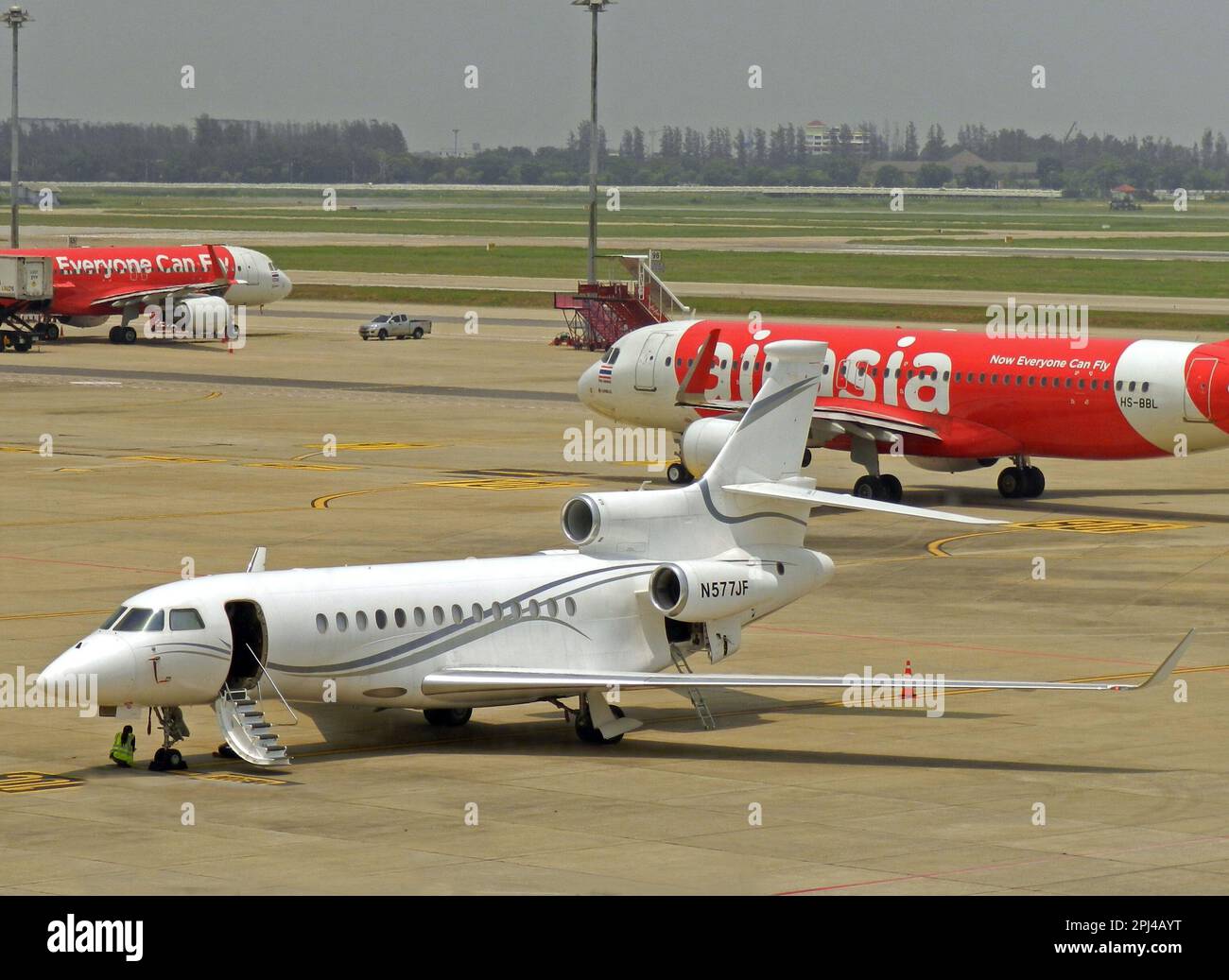 Thailand, Bangkok: N577JF Dassault Falcon 7X (c/n 142) of Wells Fargo ...