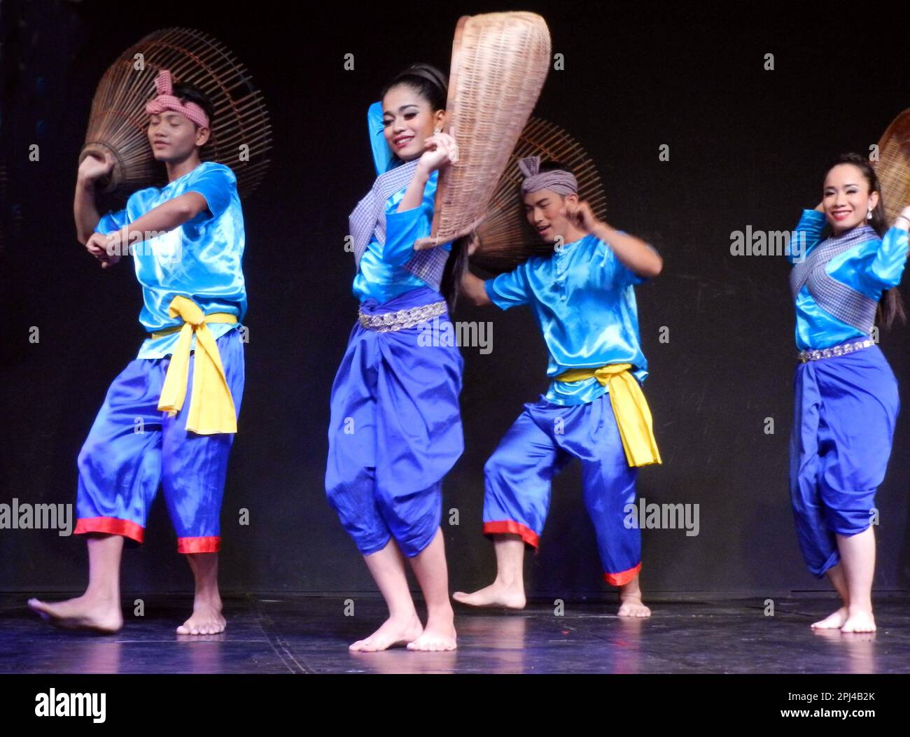 Cambodia, Phnom Penh: Traditional Dance Show in the National Museum ...