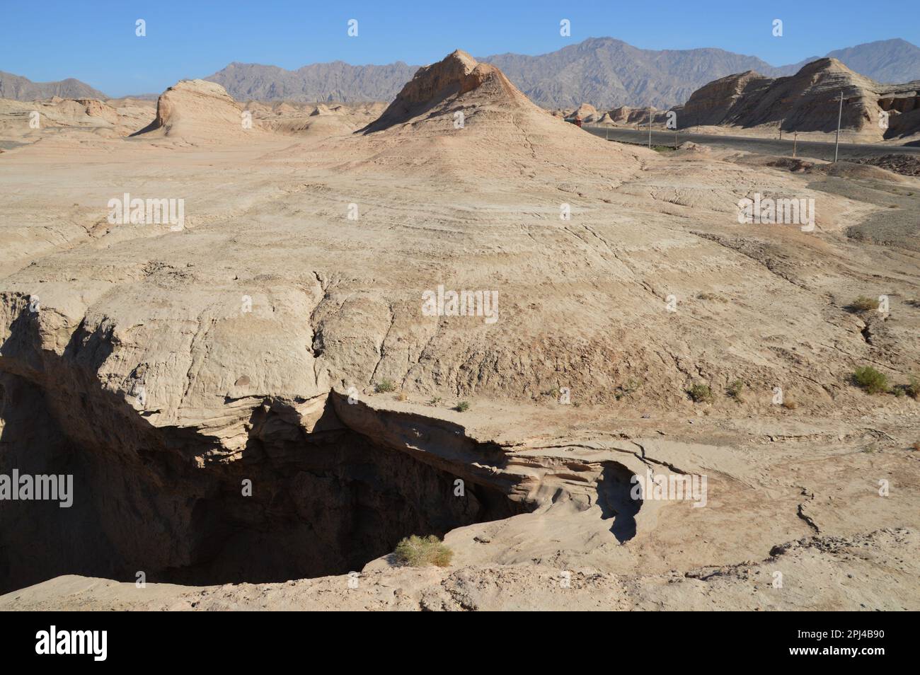 People's Republic of China, Xinjiang Province, Kuqa: striking sandstone ...