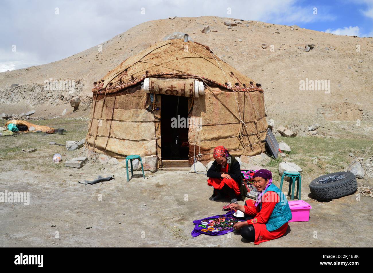 People's Republic of China, Xinjiang Province, Karakoram Highway ...