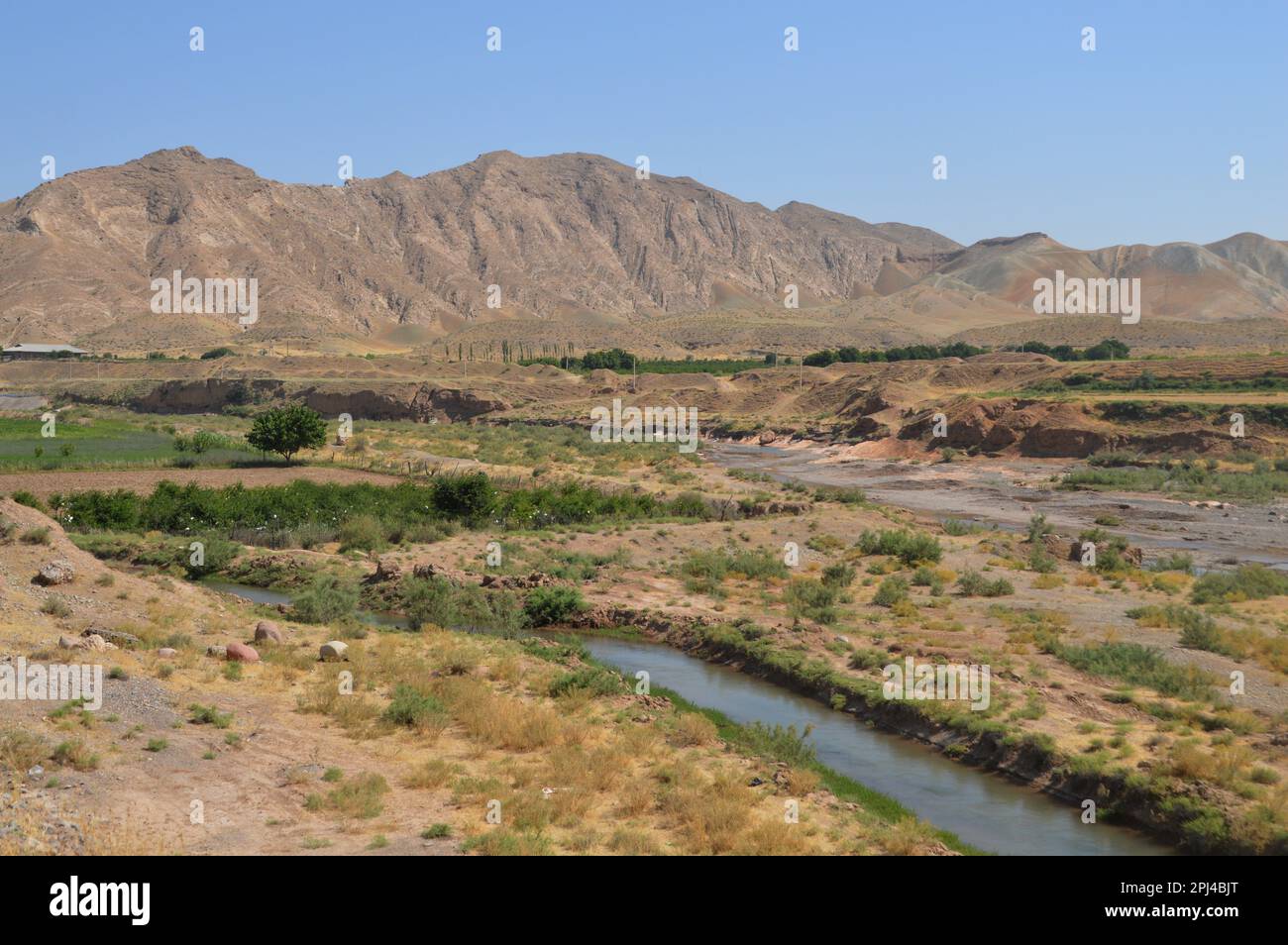 Uzbekistan, Surkhandarya Province: landscape en route to Termiz ...