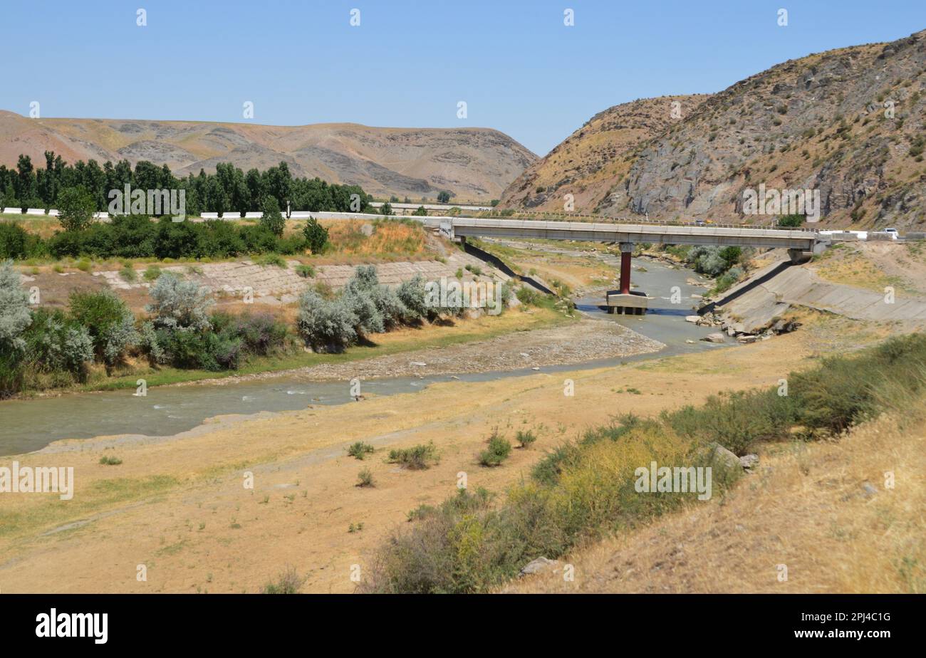 Uzbekistan, Jizzakh Province: following the old Silk Road along the ...