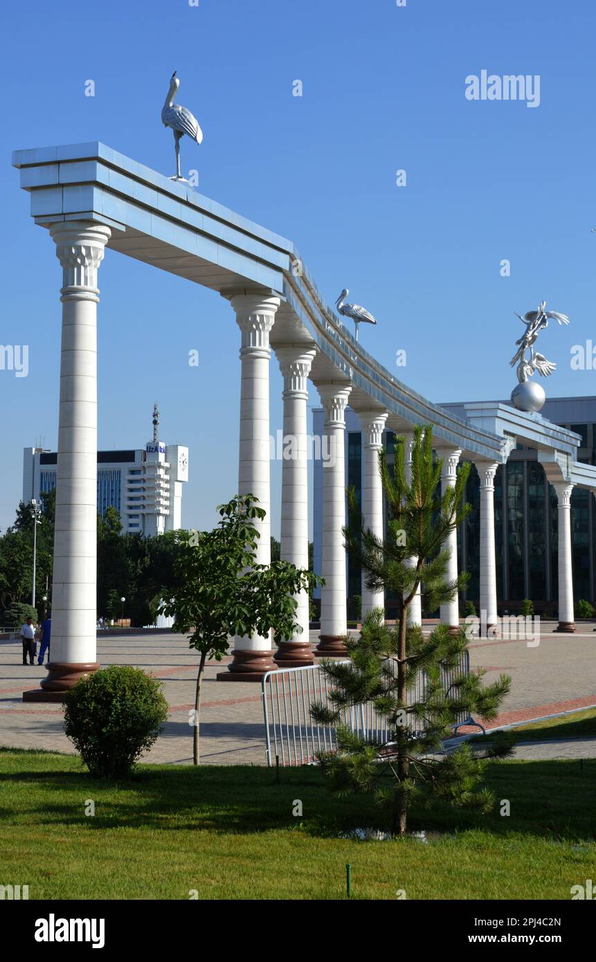 Uzbekistan, Tashkent: columned arch marking the start of Mustaqillik ...