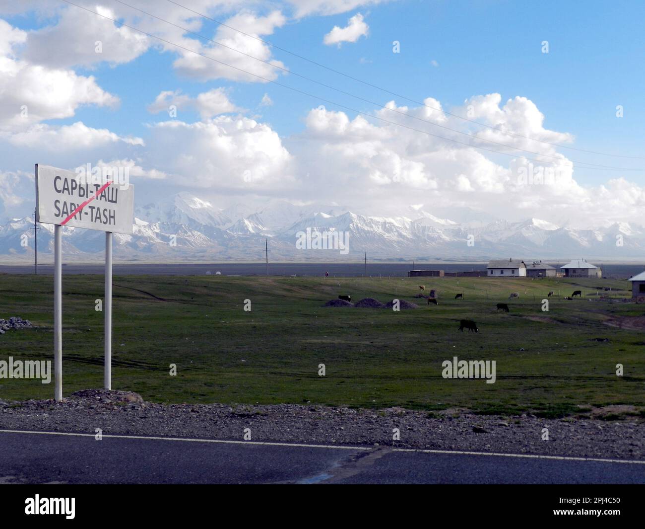 Kyrgyzstan, Osh Oblast (Province), Sary-Tash: this village lies at an ...