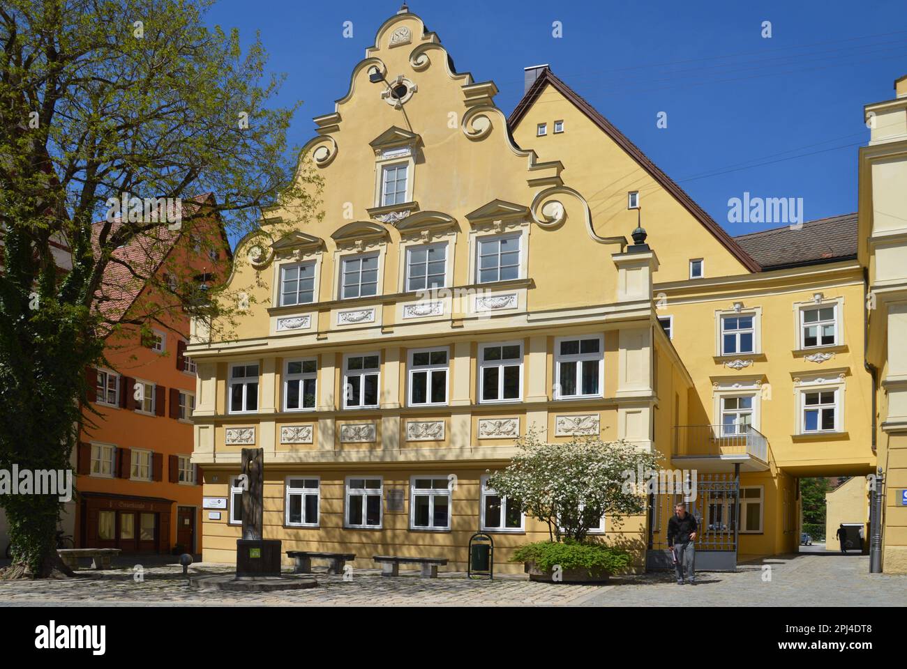 Germany, Bavaria, Swabia, Nördlingen: house number 7, Weinmarkt, the ...
