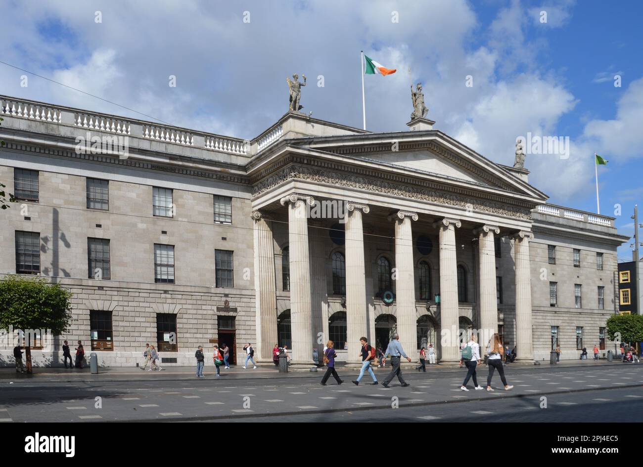 Ireland, Leinster, Dublin: the General Post Office on O'Connell Street ...