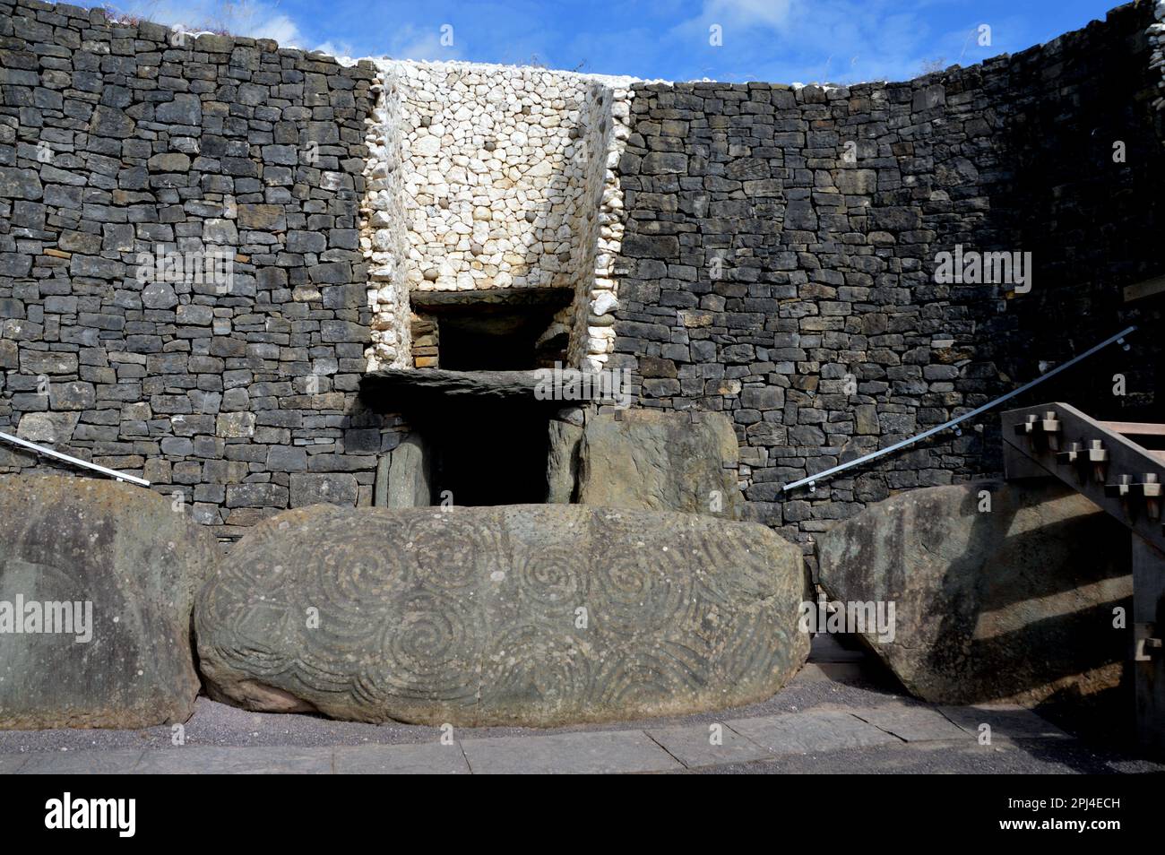 Ireland, County Meath, Brú Na Bóinne: Newgrange neolithic Irish passage ...