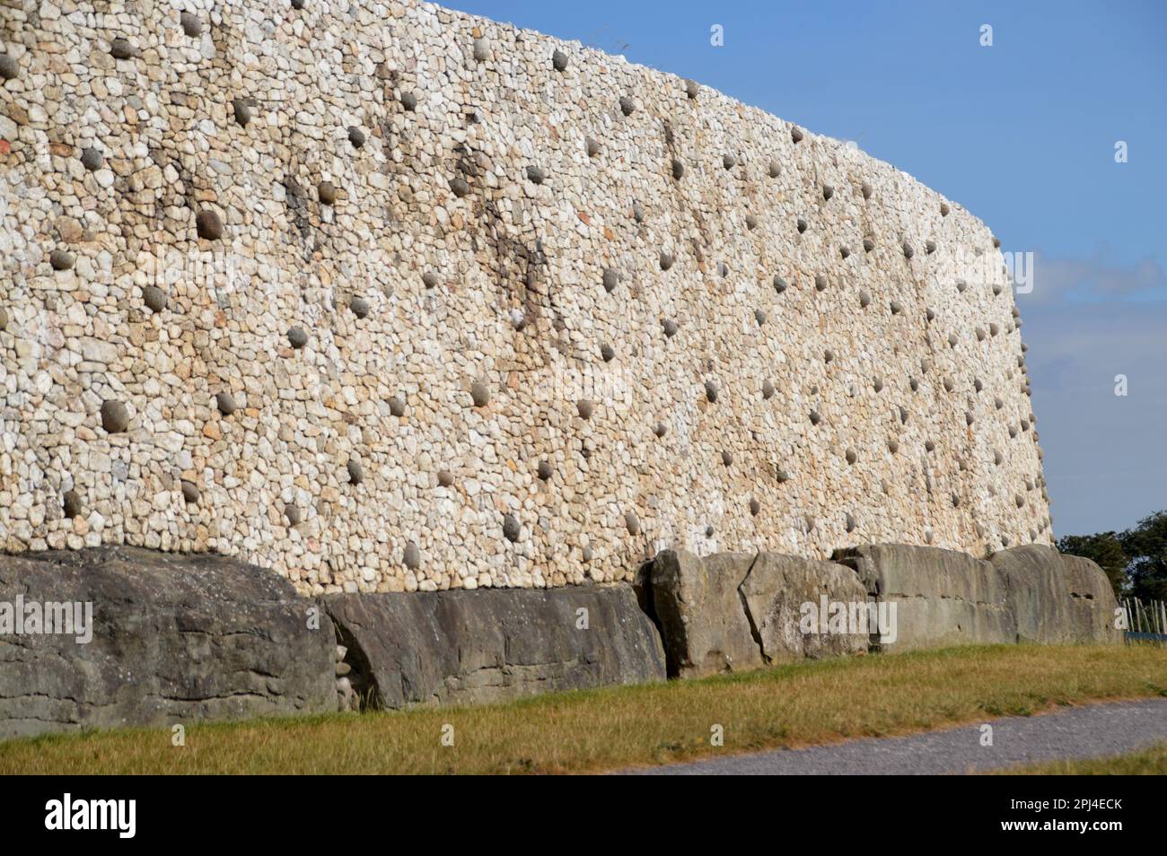 Ireland, County Meath, Brú Na Bóinne: Newgrange neolithic Irish passage ...