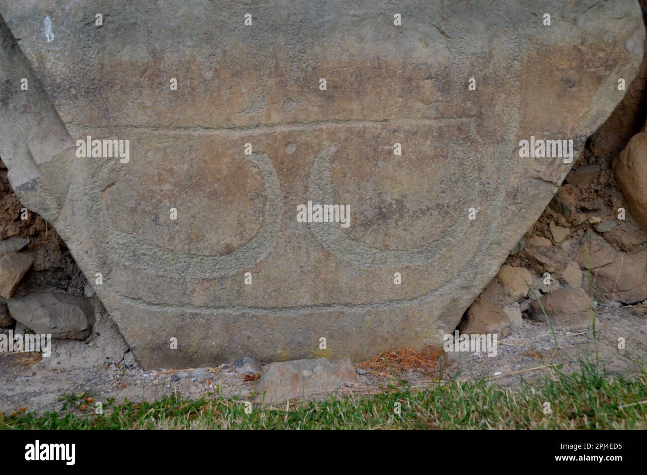 Ireland, County Meath, Brú Na Bóinne: Knowth neolithic Irish passage ...