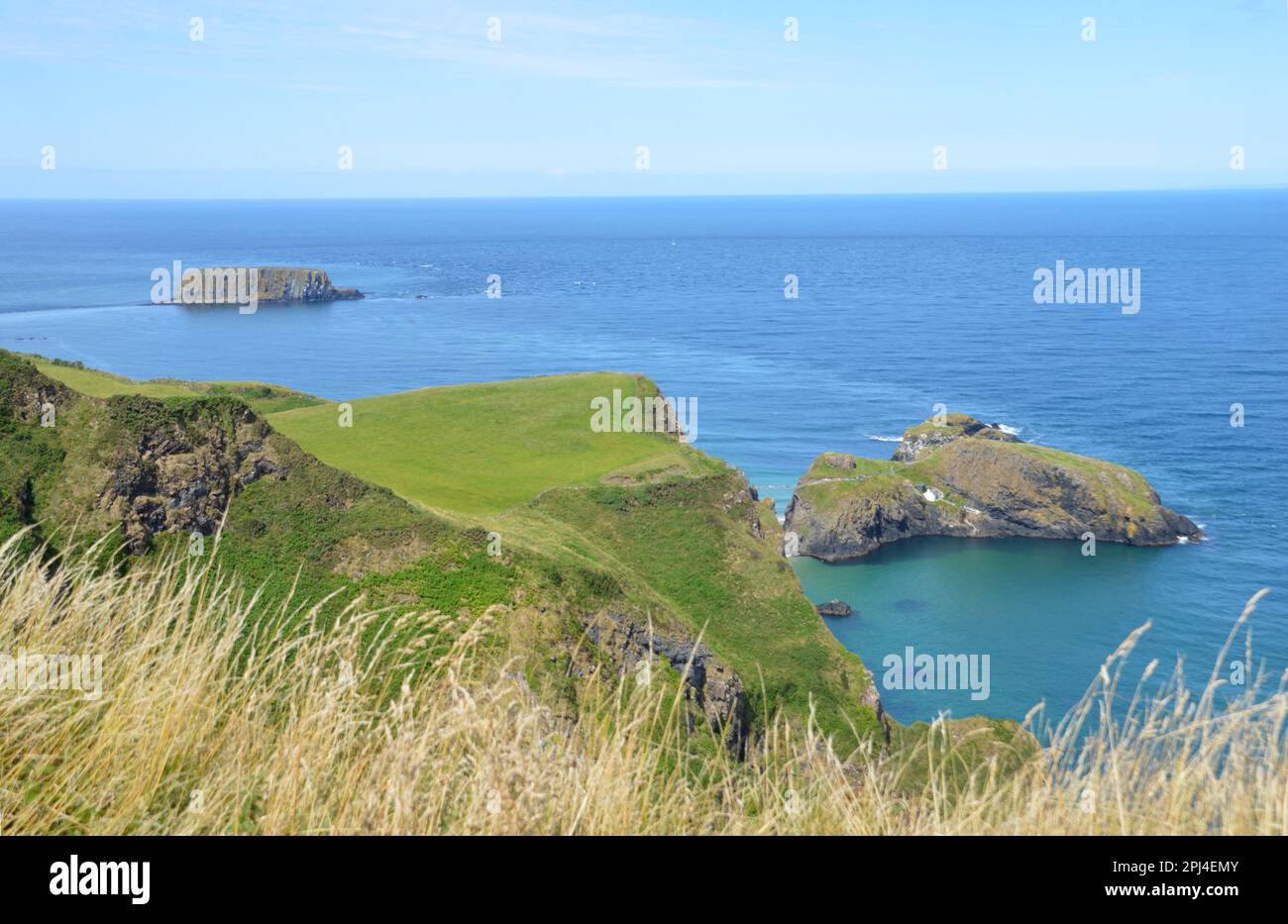 Northern Ireland, County Antrim, Causeway Coast: Carrick-a-Rede Island ...