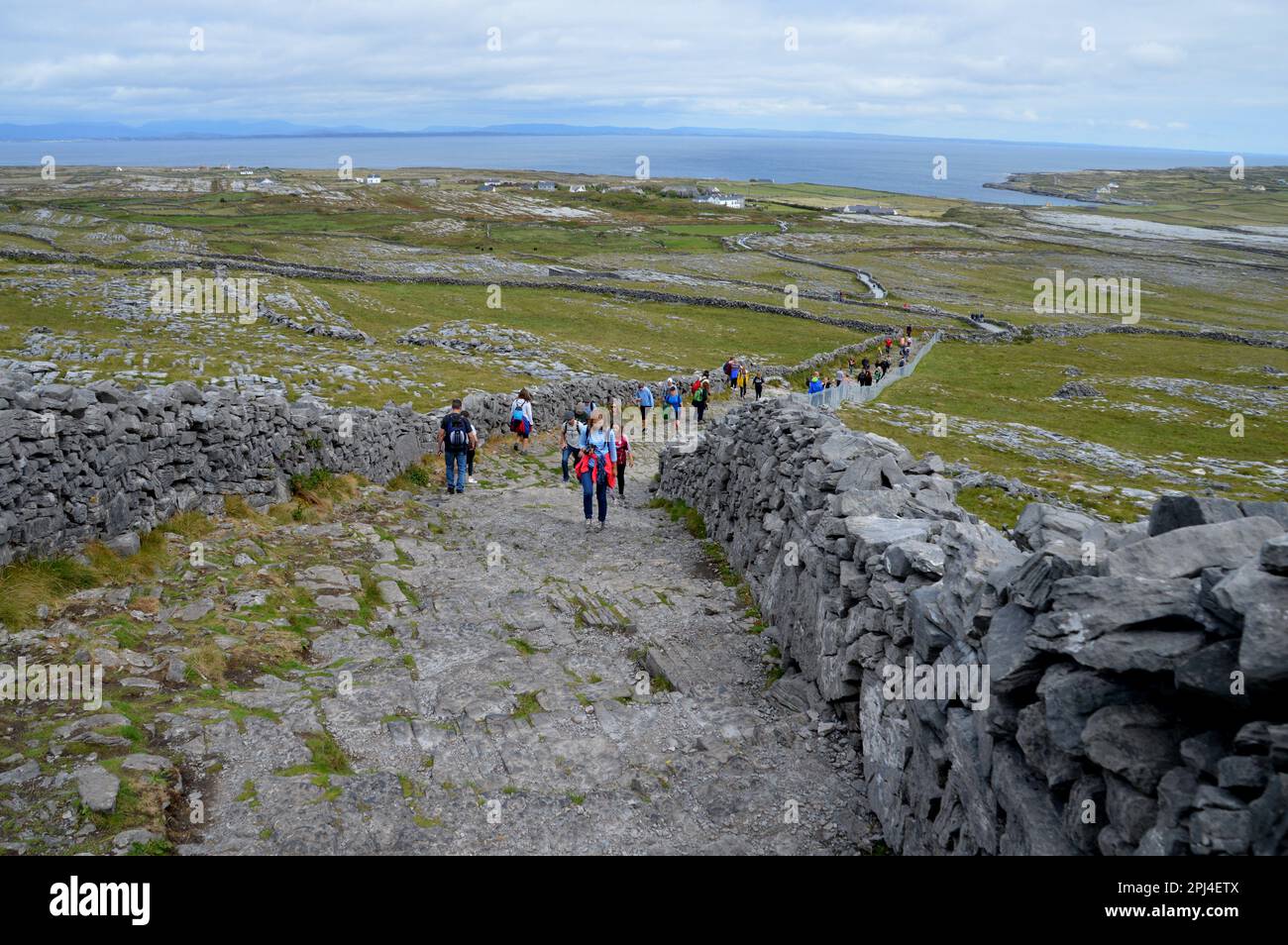 Ireland, Aran Islands, Inis Mor, Kilmurvey: the path from the village ...