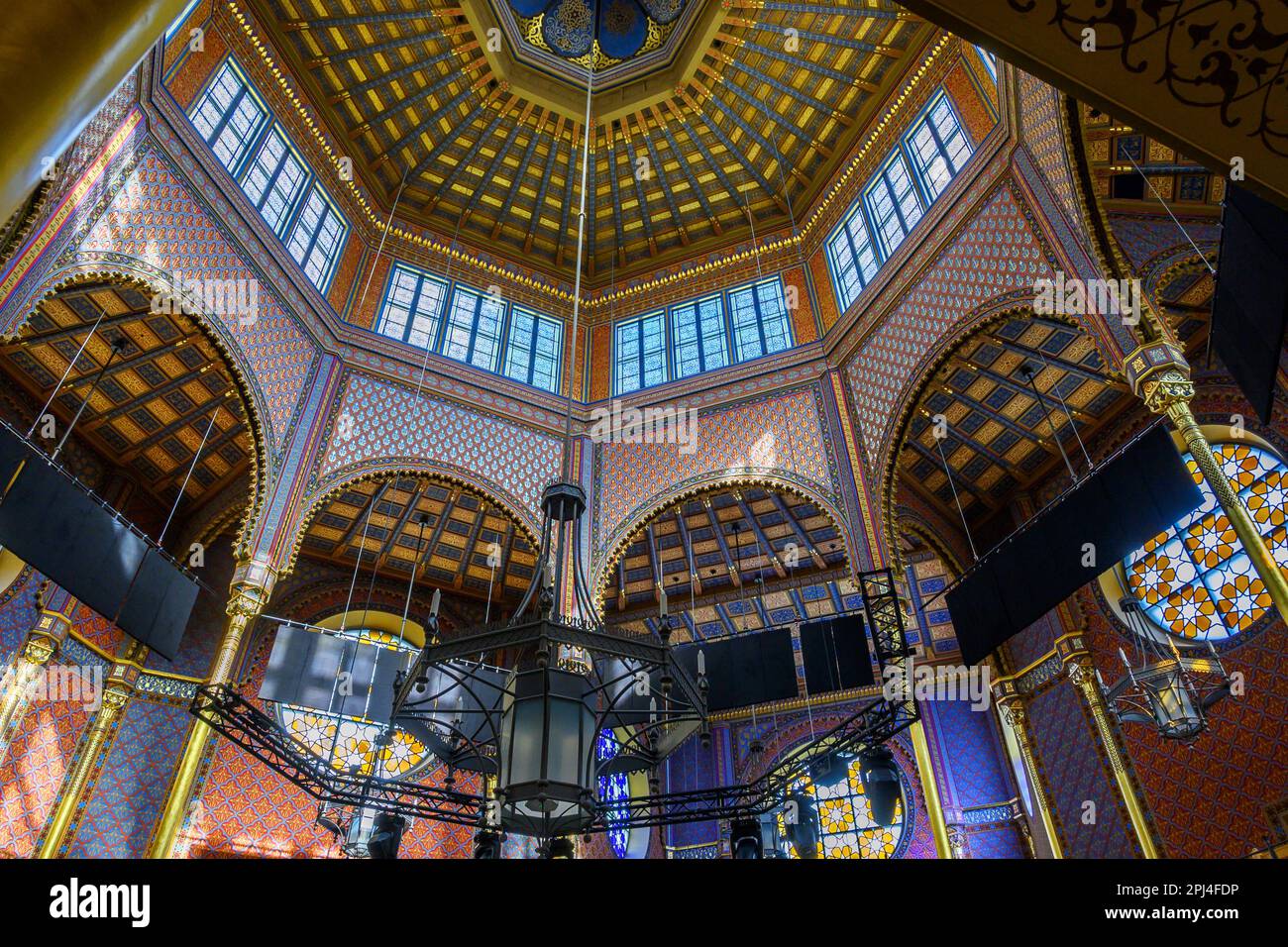 Rumbach synagogue hi-res stock photography and images - Alamy