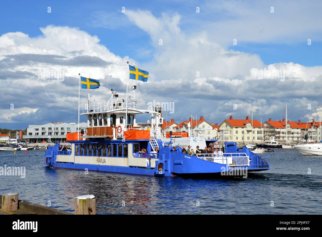 Sweden, Bohusläd, Marstrand Island: the car ferry linking the island ...
