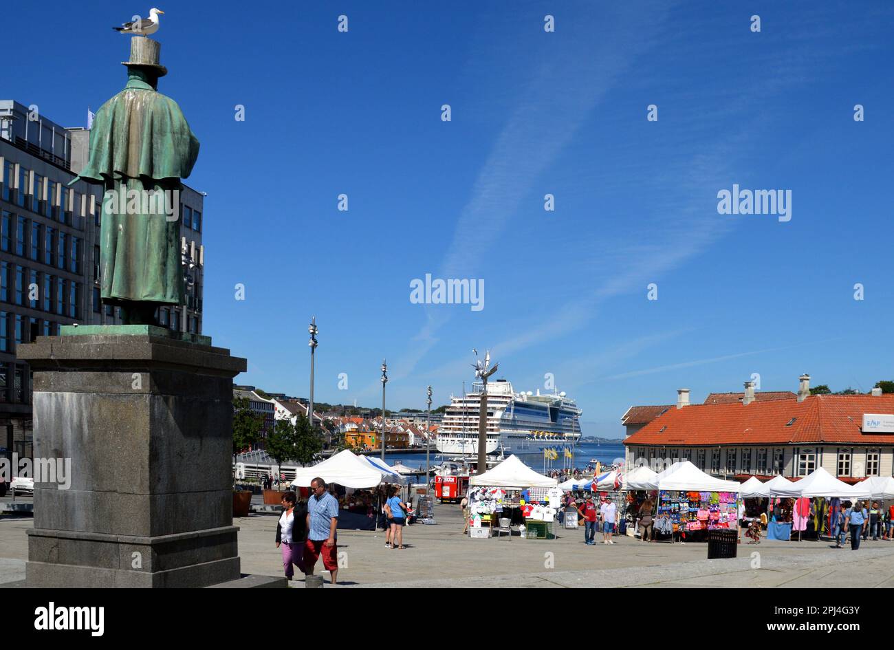 Stavanger alexander kielland statue hi-res stock photography and images ...
