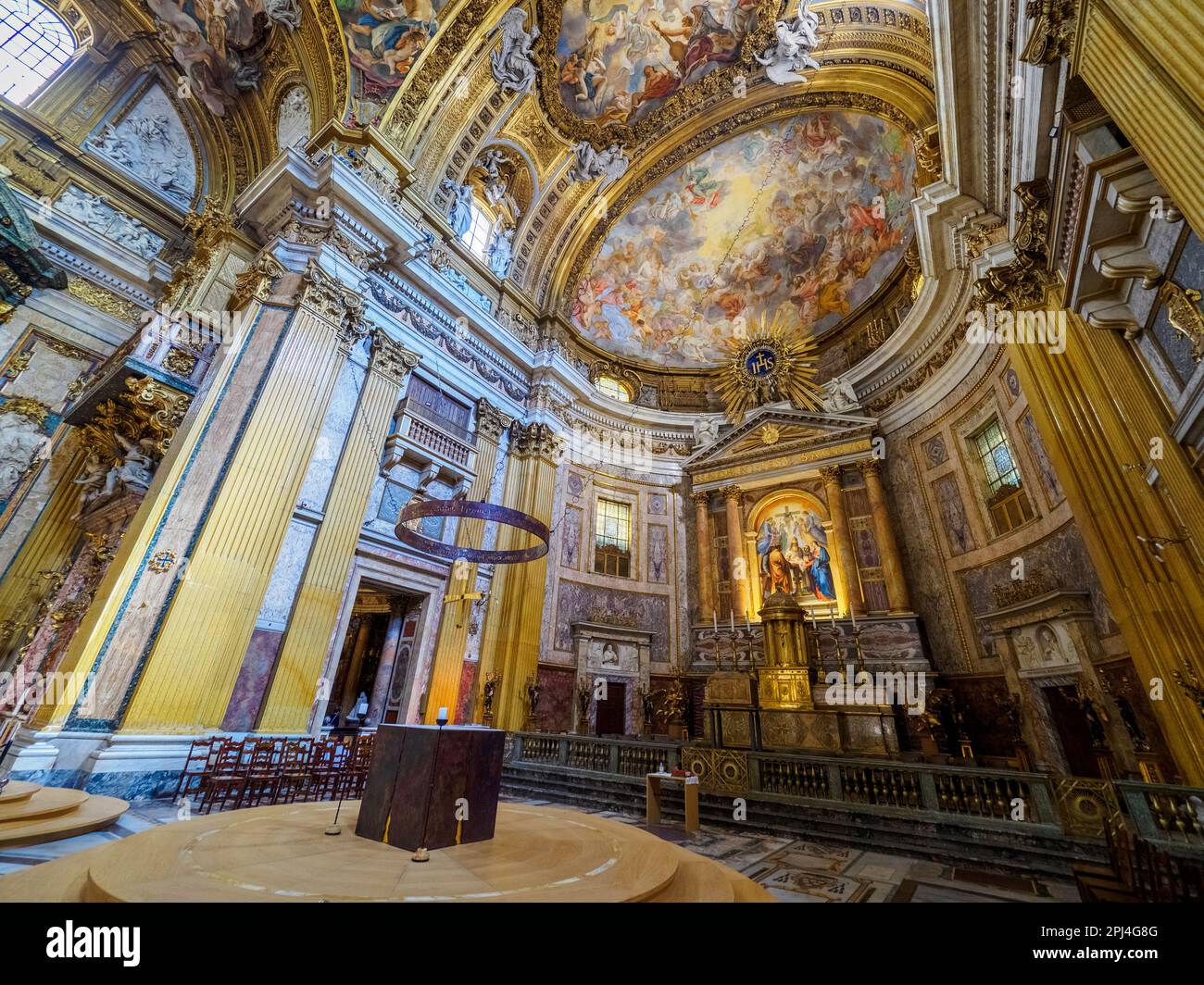 Apse and main altar in the Church of Jesus - Rome, Italy Stock Photo ...