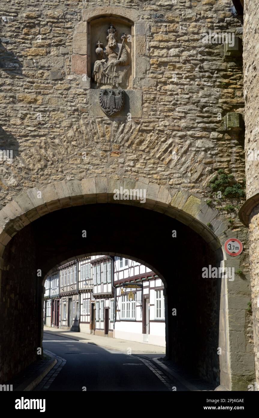 Germany, Lower Saxony, Goslar: Breite Strasse, seen through the Breites ...