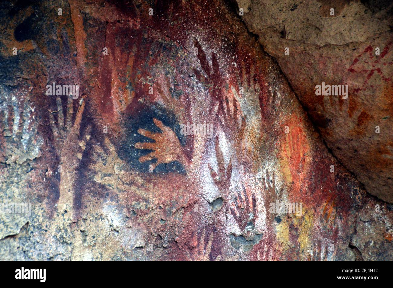 Argentina, Perito Moreno: "Cueva de las Manos" (Cave of Hands), where ...