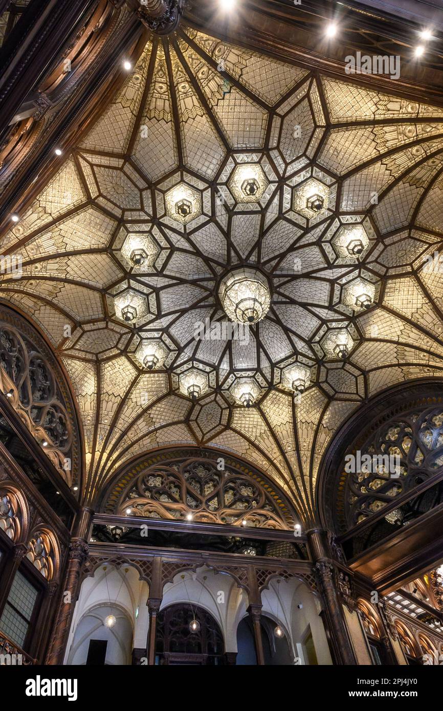 Parisi Udvar Budapest Stock Photo - Alamy