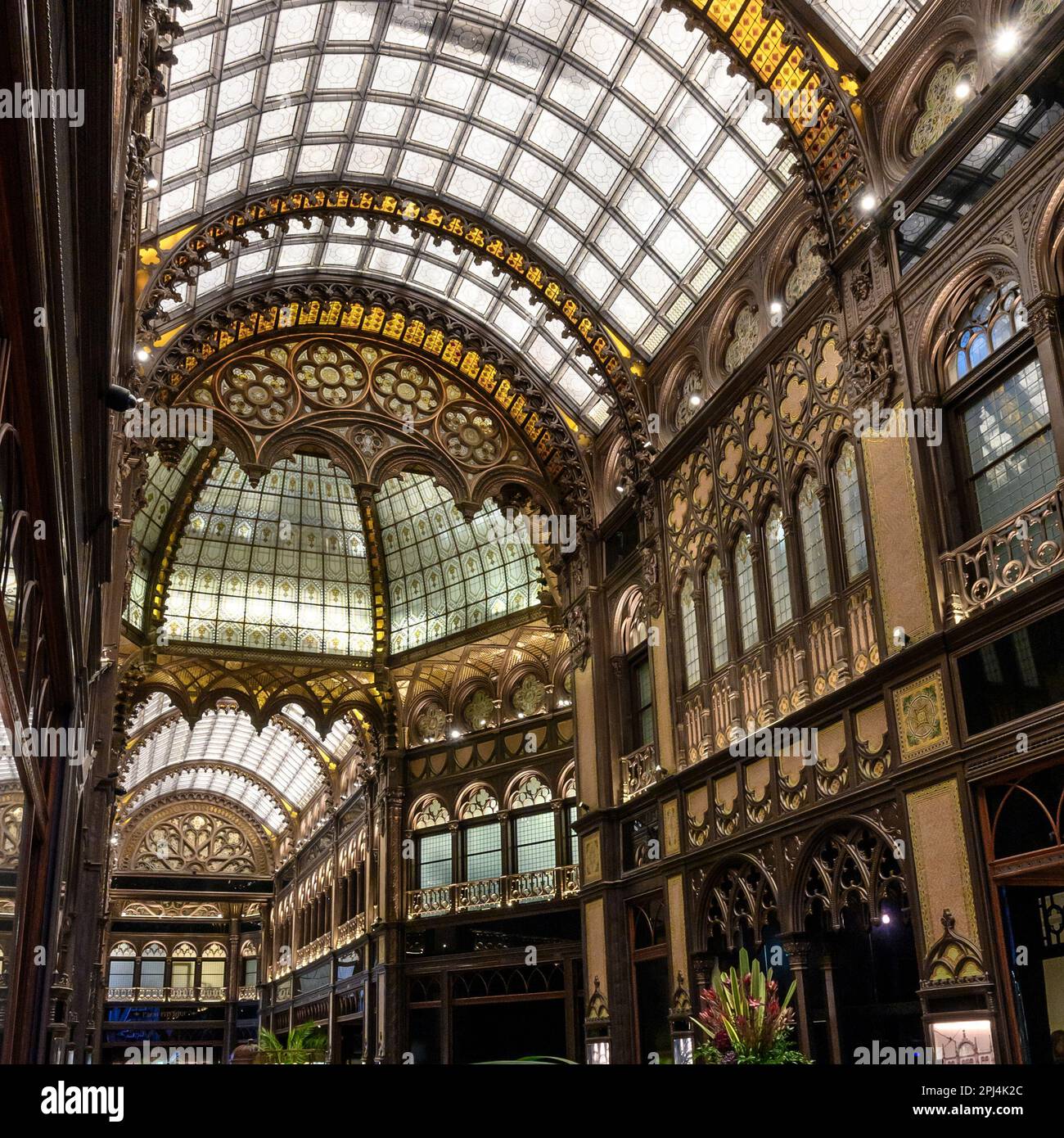 Hotel atrium hyatt budapest hi-res stock photography and images - Alamy