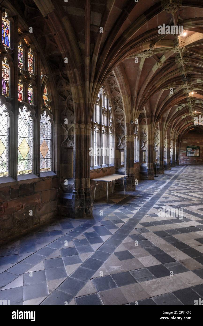 Decorated and perpendicular styles hi-res stock photography and images ...