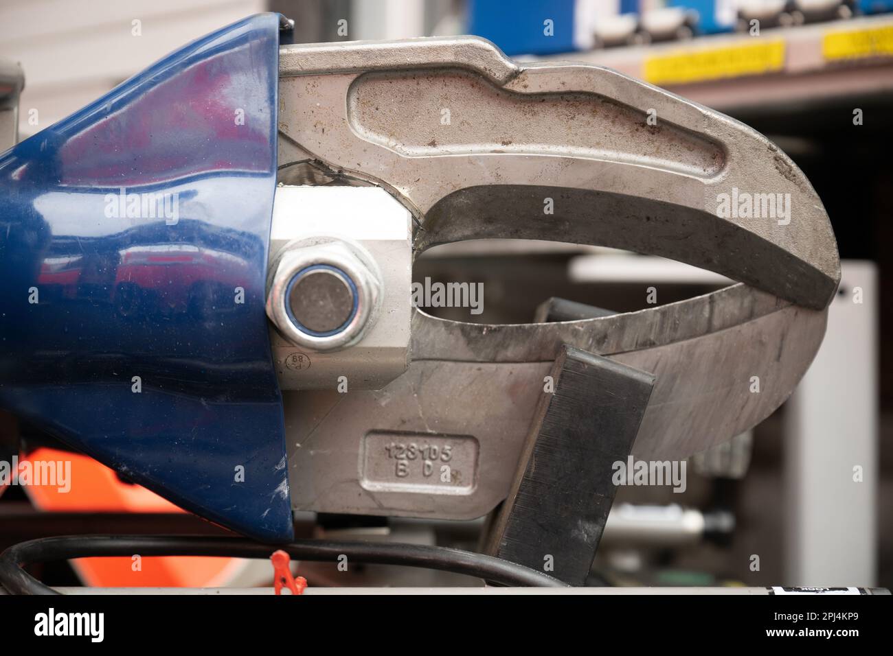 31 March 2023, Hesse, Frankfurt/Main: A hydraulic scissor is lying in ...