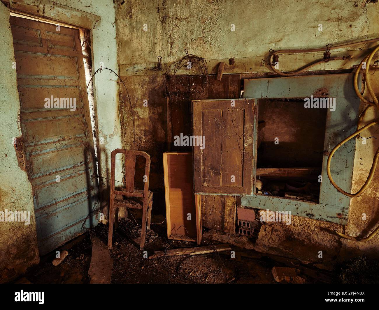 Old ruined small house hi-res stock photography and images - Alamy