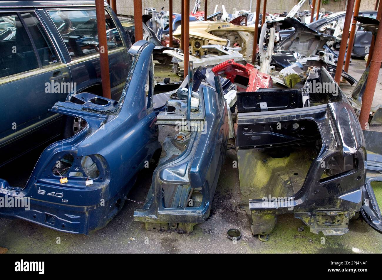 Auto demontage milieu regels sloop autosloperij hi-res stock ...