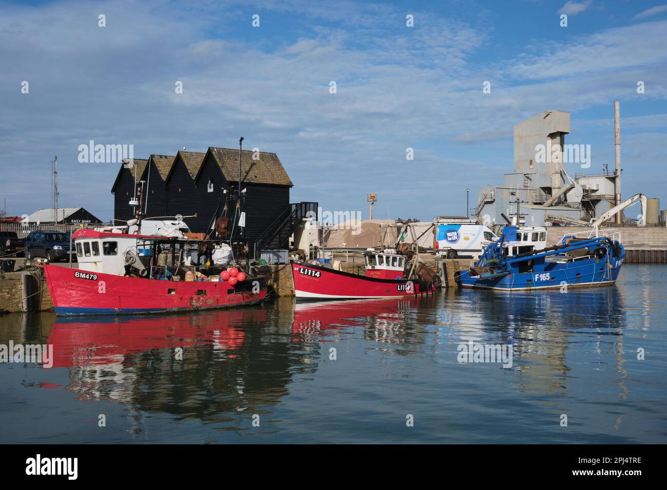 Factory harbour hi-res stock photography and images - Alamy