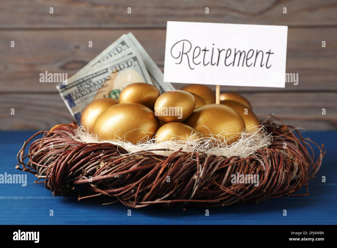 Golden eggs dollar banknotes hi-res stock photography and images - Alamy