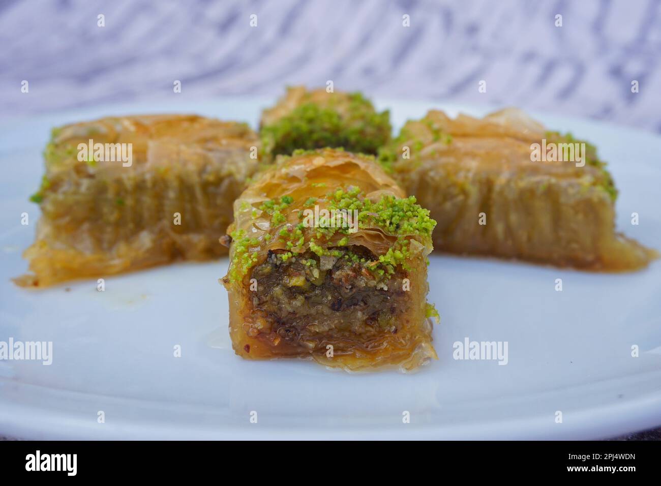 Green pistachio baklava hi-res stock photography and images - Alamy