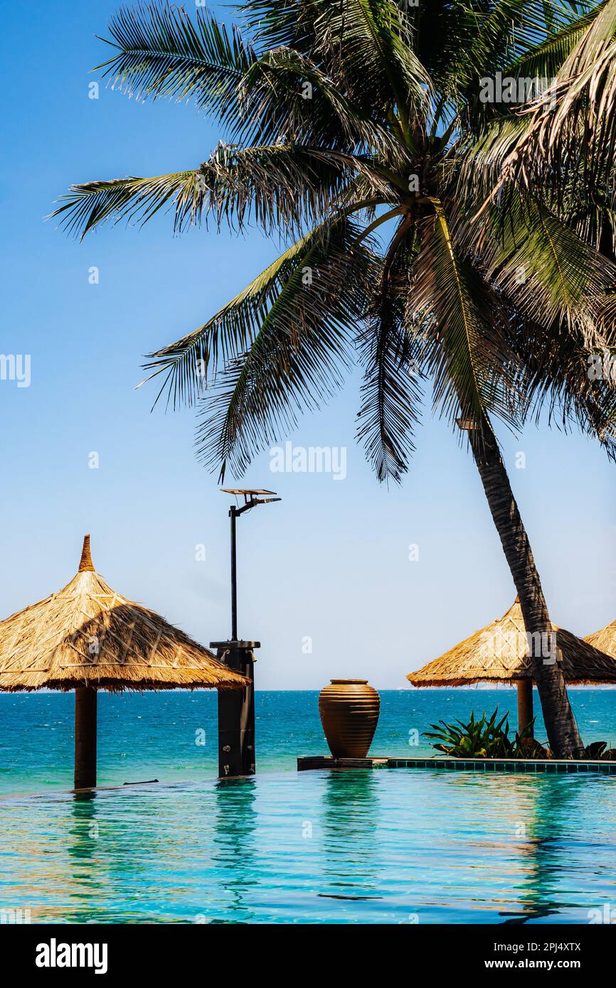 Maldive beach hut hi-res stock photography and images - Alamy