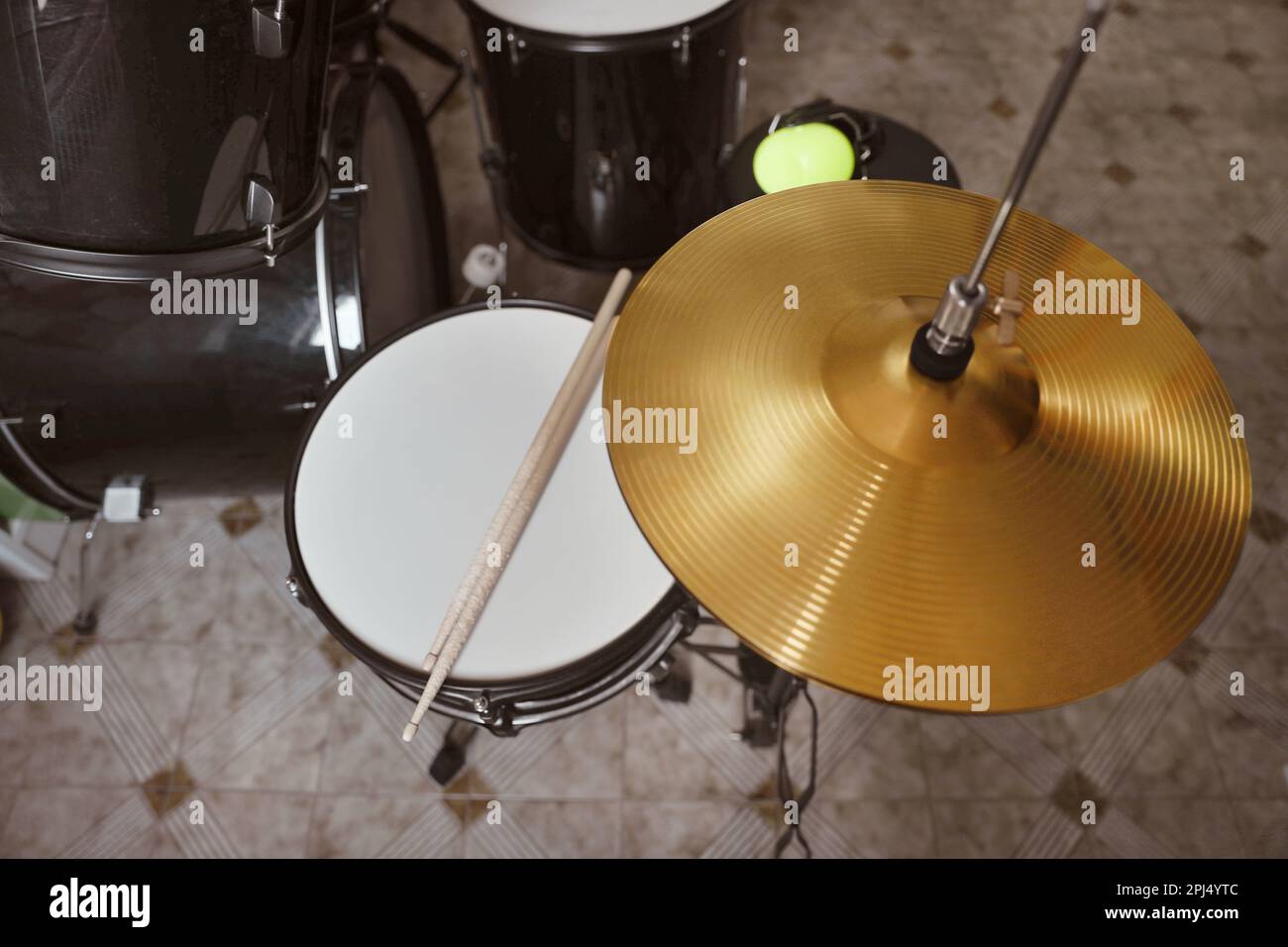 Above view of drum set in studio Stock Photo - Alamy