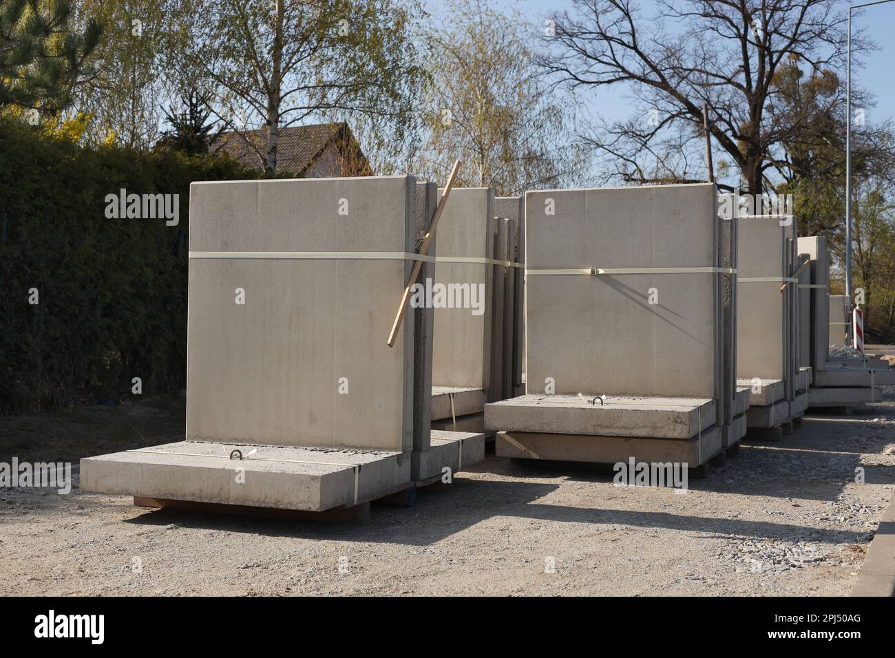 Heavy concrete hi-res stock photography and images - Alamy