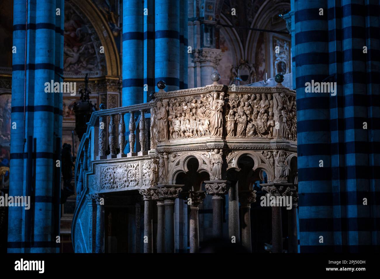 Pulpit by Nicola Pisano in Siena cathedral, Italy Stock Photo - Alamy