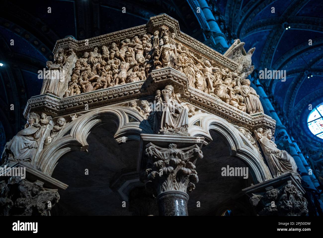 Pulpit by Nicola Pisano in Siena cathedral, Italy Stock Photo - Alamy
