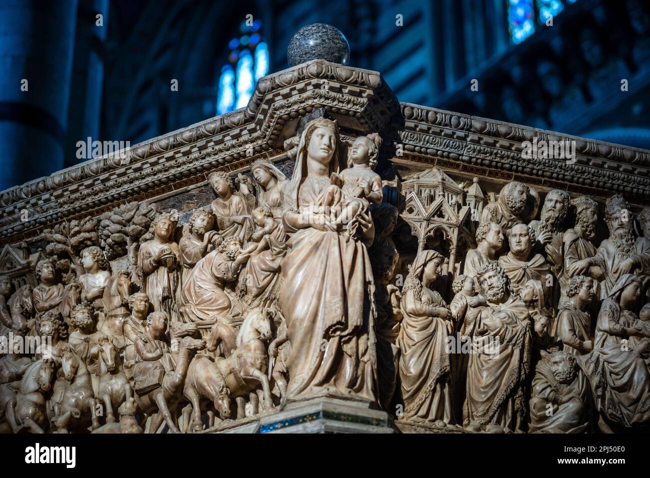 Pulpit by Nicola Pisano in Siena cathedral, Italy Stock Photo - Alamy
