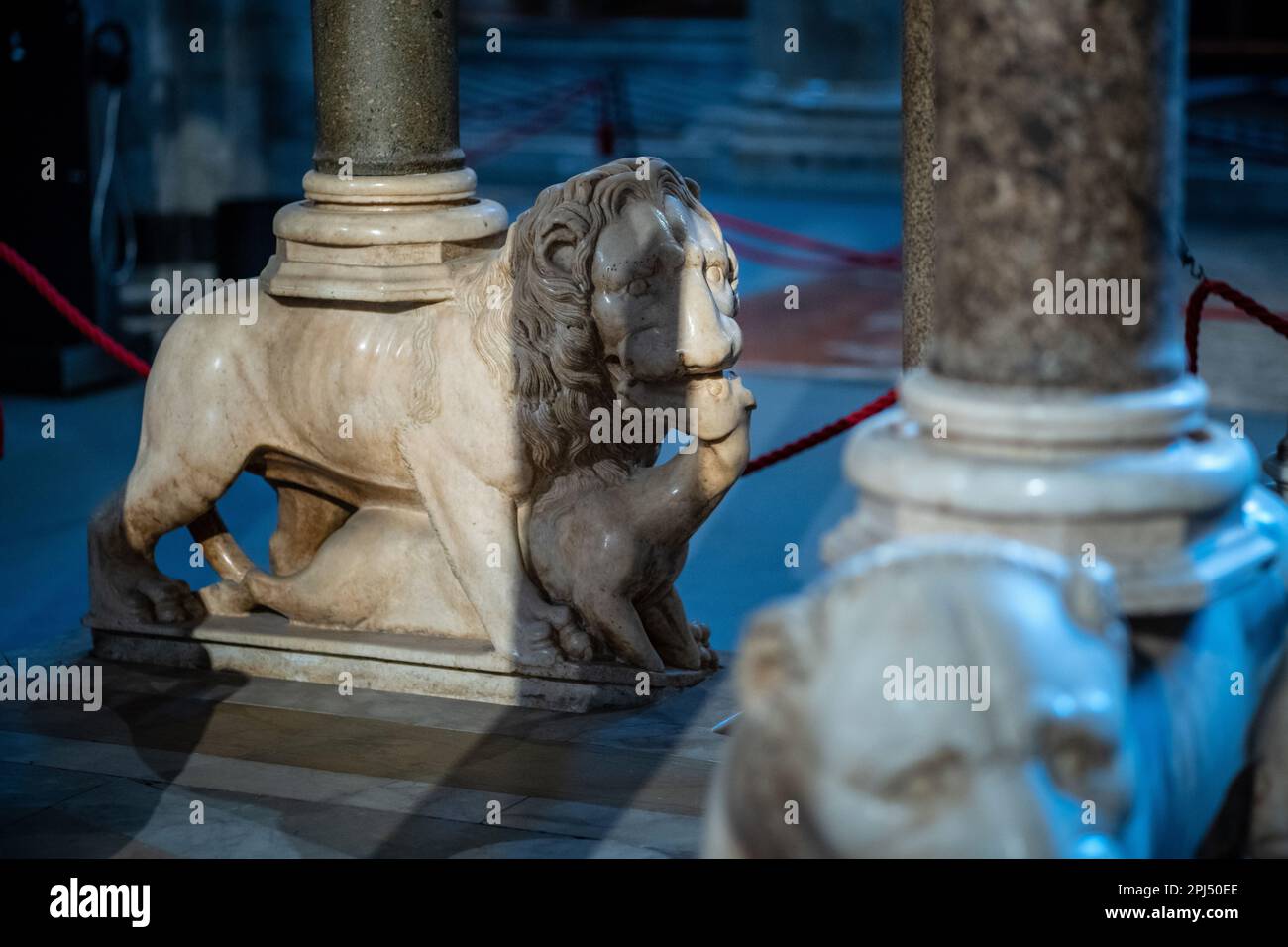 Pulpit by Nicola Pisano in Siena cathedral, Italy Stock Photo - Alamy