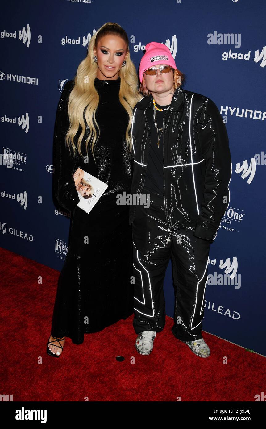 BEVERLY HILLS, CALIFORNIA - MARCH 30: (L-R) Gigi Gorgeous and Nats ...