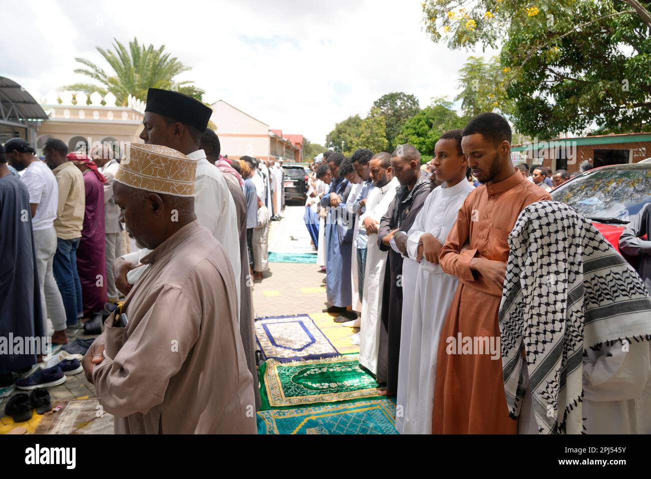 Kenyan Muslims pray on the second Friday of Islam's holy month of ...
