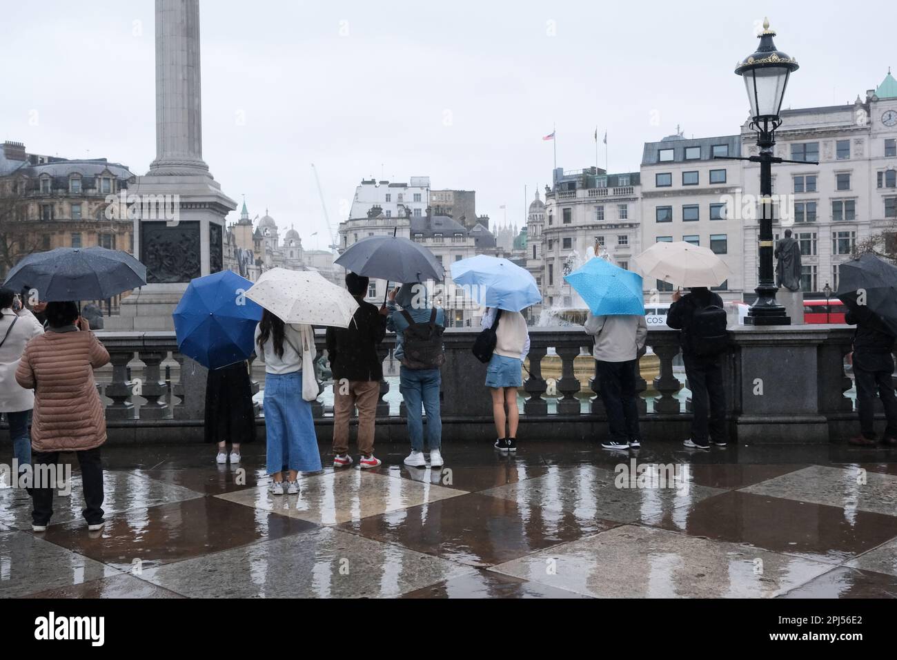Trafalgar Square, London, UK. 31st March 2023. UK Weather: persistent ...