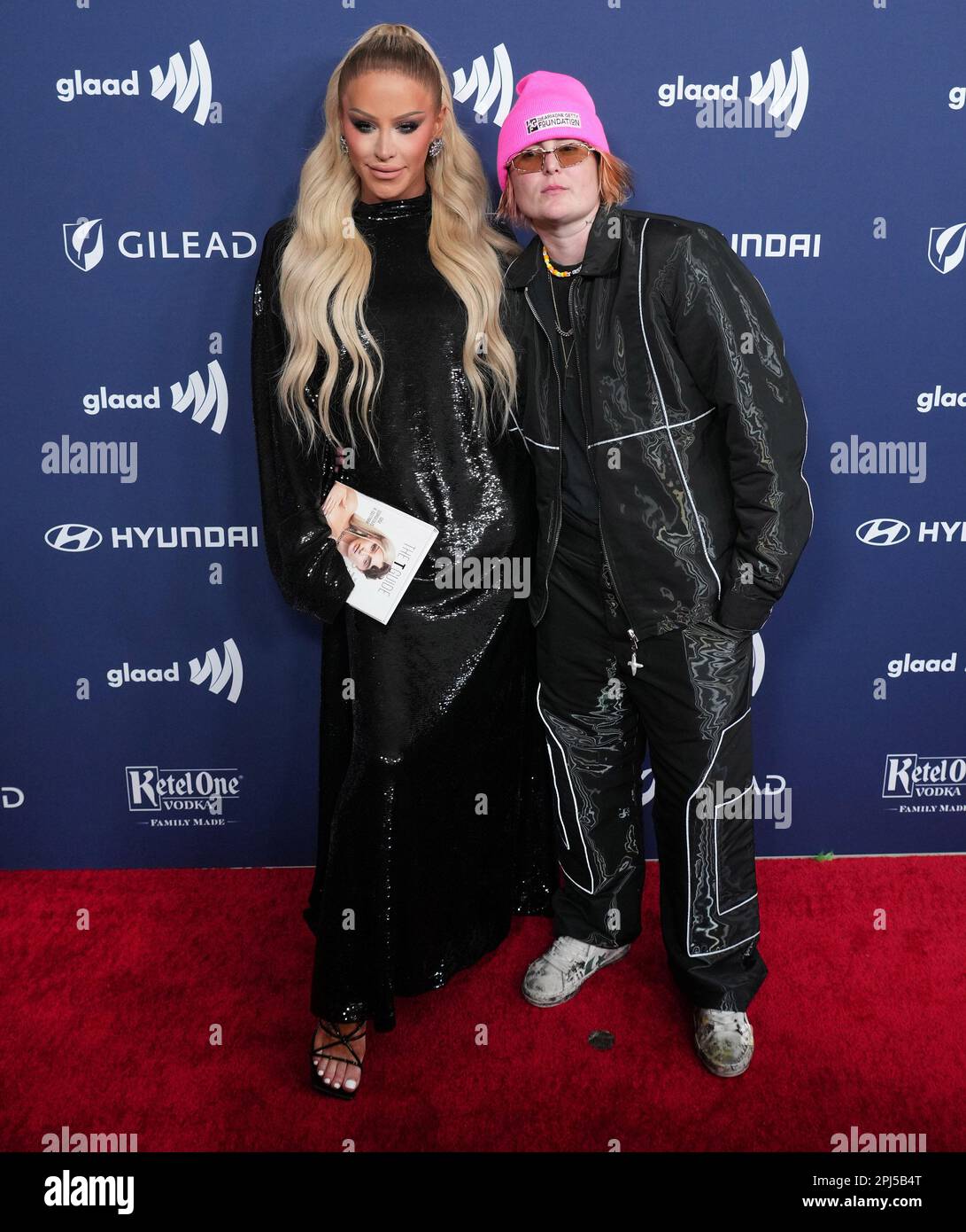 (L-R) Gigi Gorgeous and Nats Getty arrives at the 34th Annual GLAAD ...