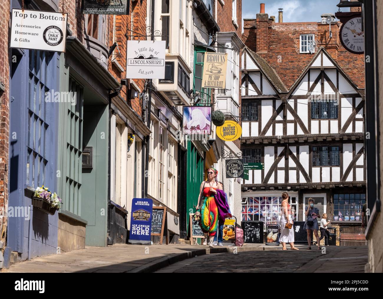 Shops on the Steep Hill in Lincoln City, with 16th-century Leigh ...