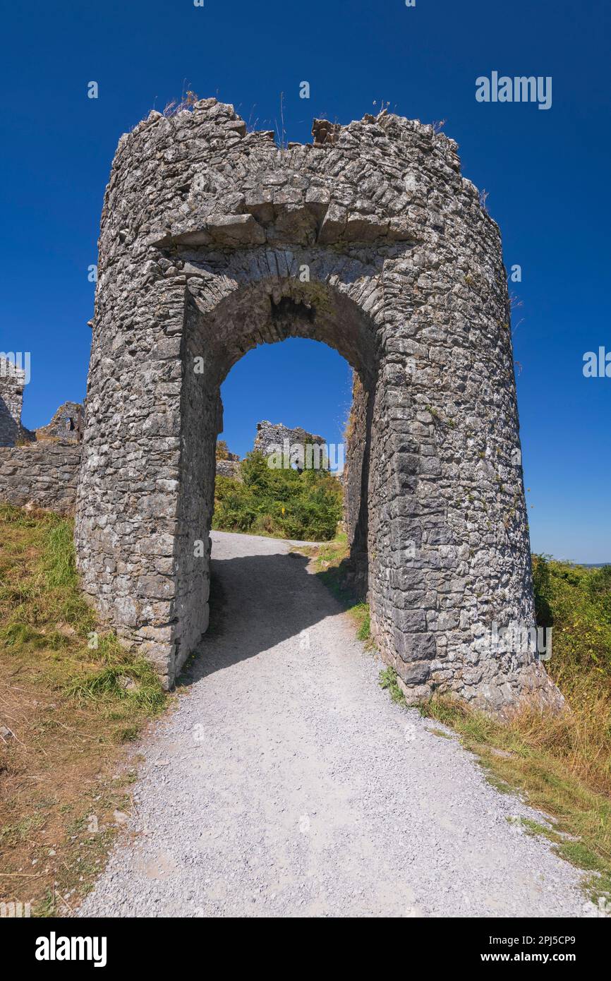 Barbican gate 12th century hi-res stock photography and images - Alamy